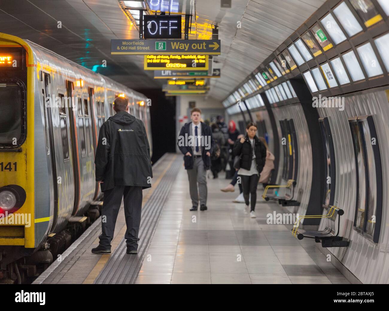 Liverpool Moorfields underground station, Merseyrail class 508 508141 ...