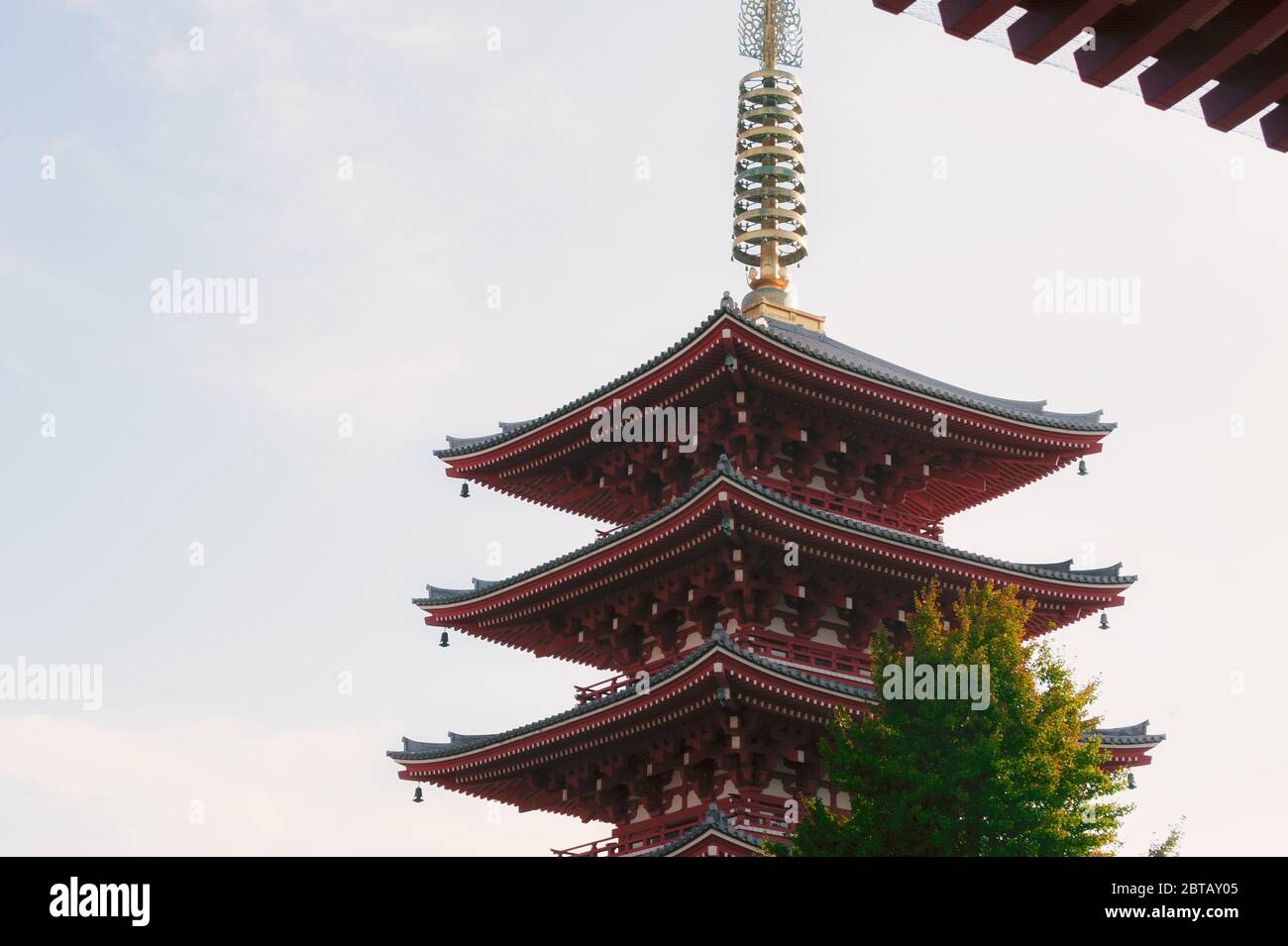 Detail japanese shrine hi-res stock photography and images - Alamy
