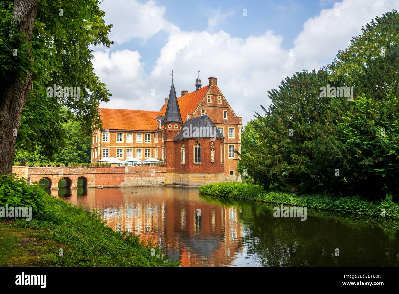 Castle in Hülshoff in Muenster, Germany Stock Photo - Alamy