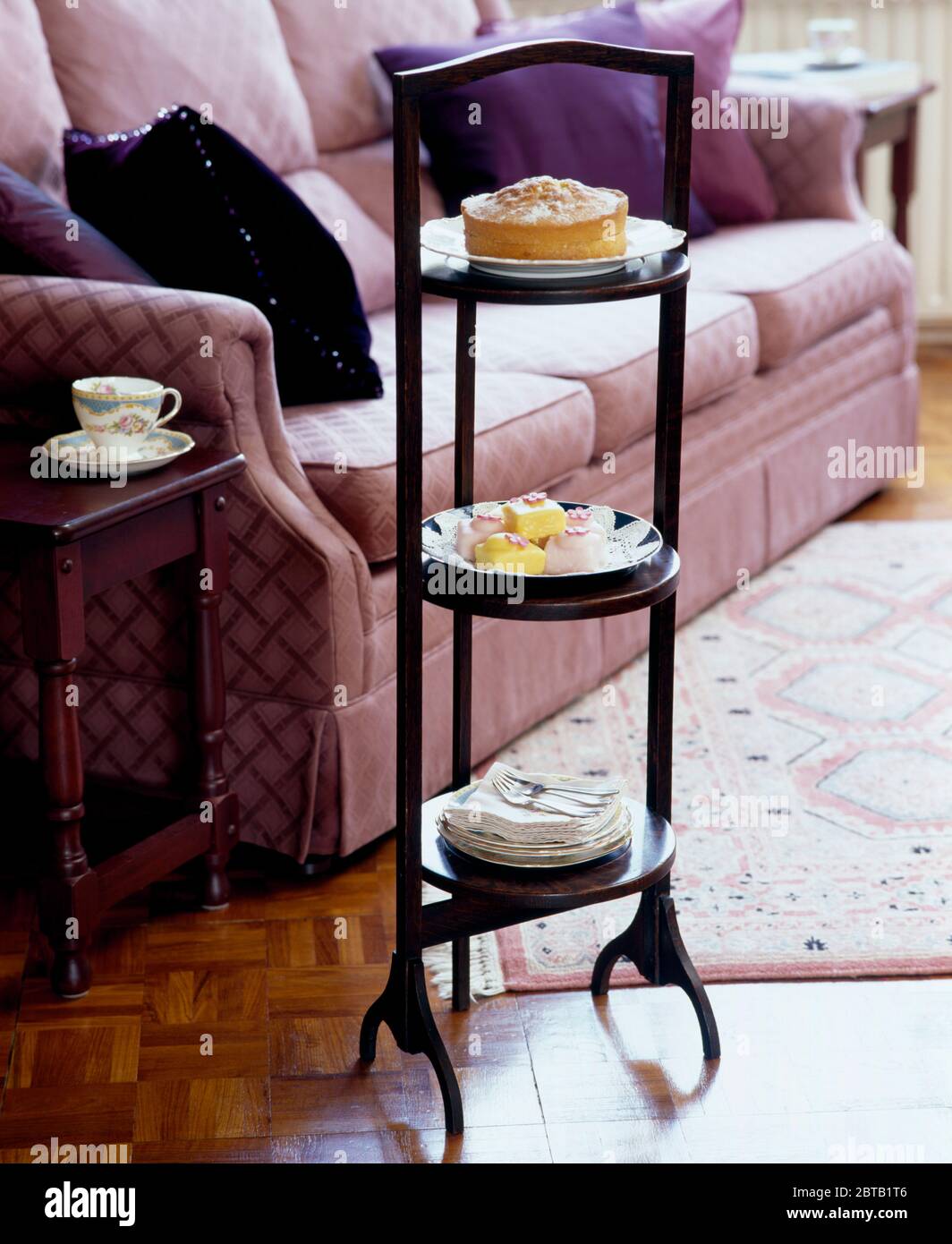 Tall cake hi-res stock photography and images - Alamy