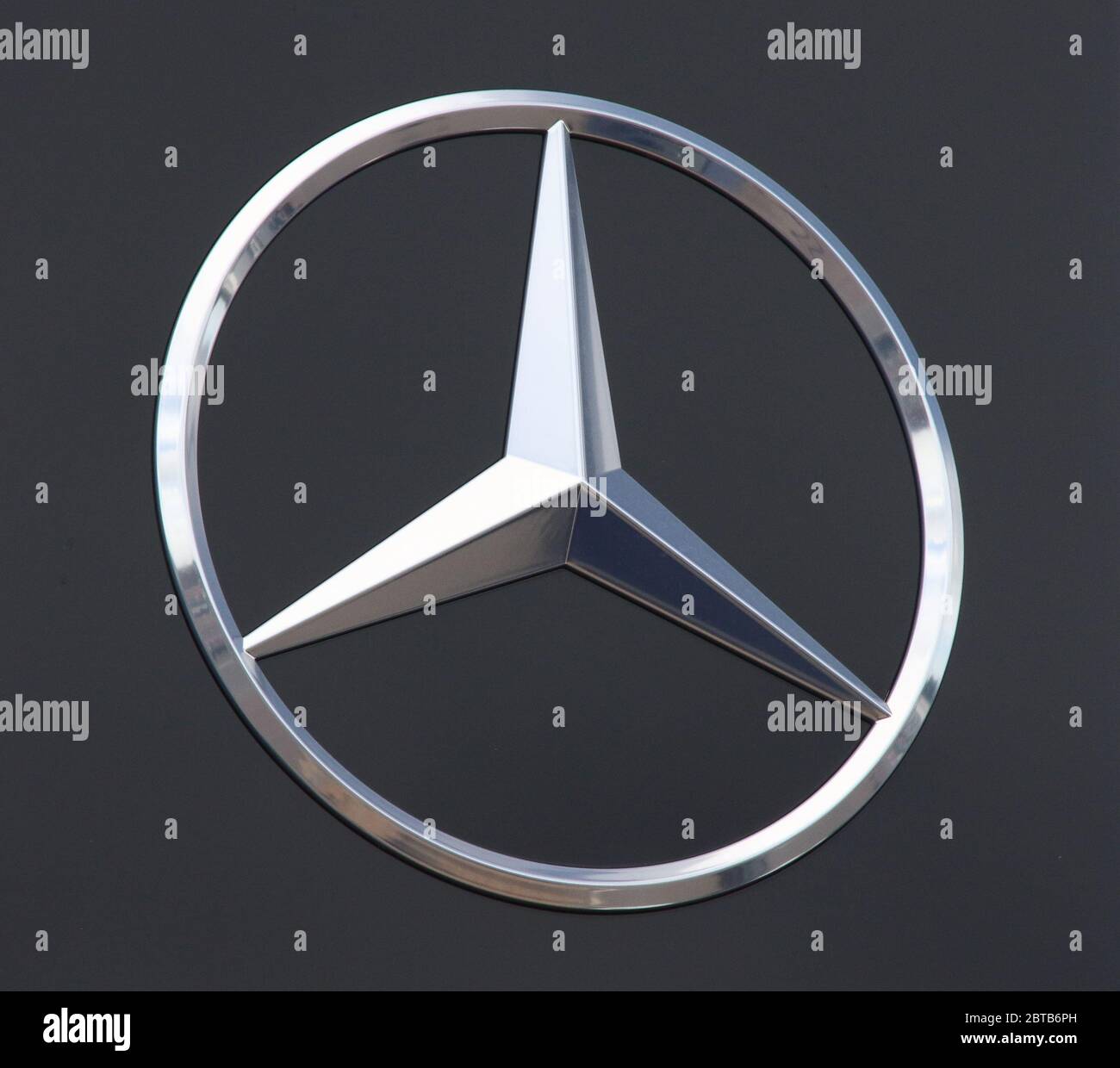 Mercedes Benz Company Logo