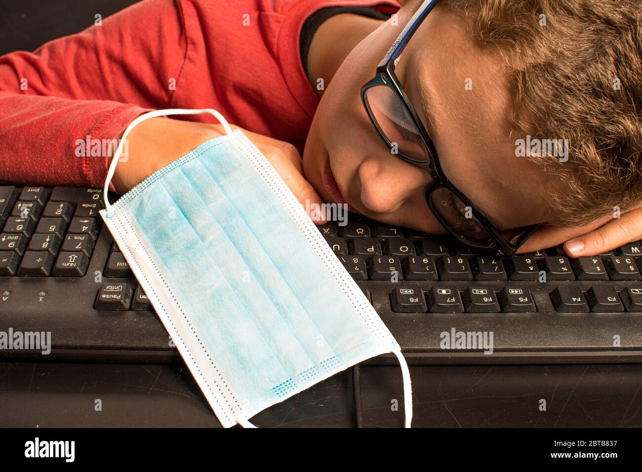 Child falls over hi-res stock photography and images - Alamy