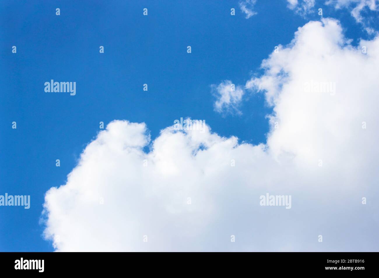 Big white cloud sky hi-res stock photography and images - Alamy