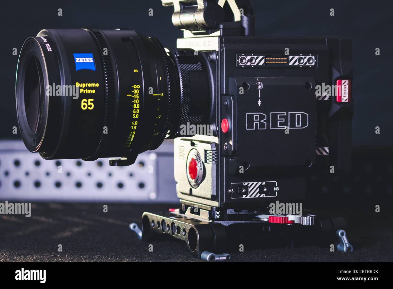 Mo modern logo hi-res stock photography and images - Alamy