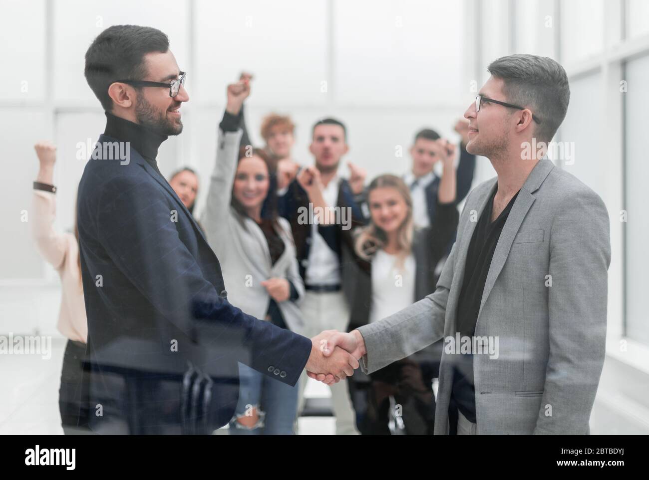 handshake of business people in the conference room Stock Photo - Alamy