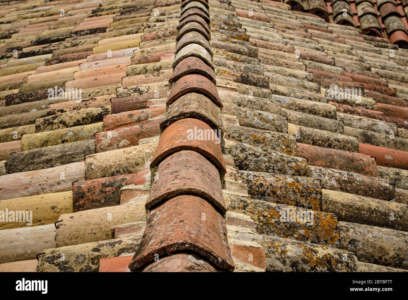 Weathered shingles hi-res stock photography and images - Alamy