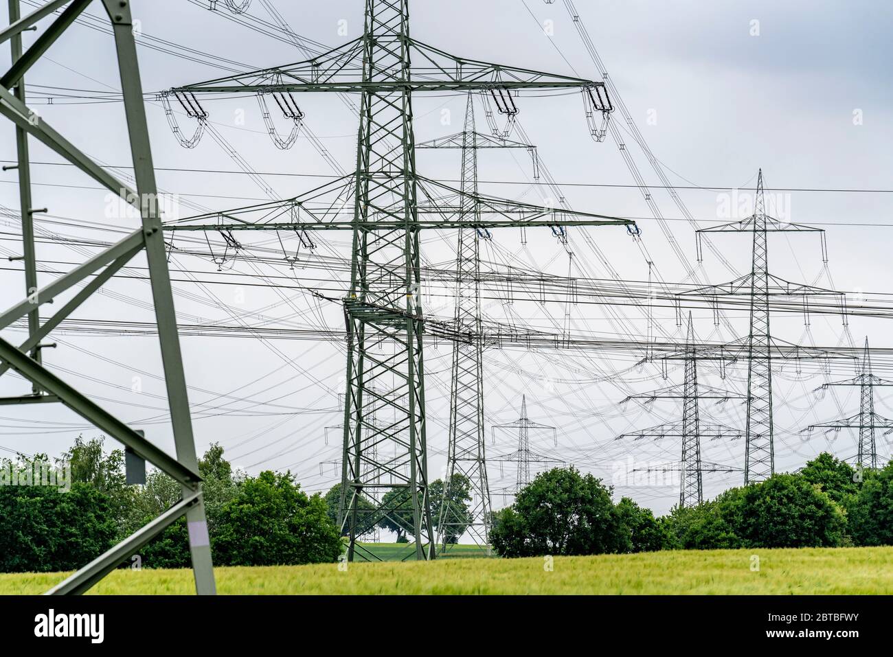 Power lines, extra-high voltage grid, 380 kilovolt, transports the ...