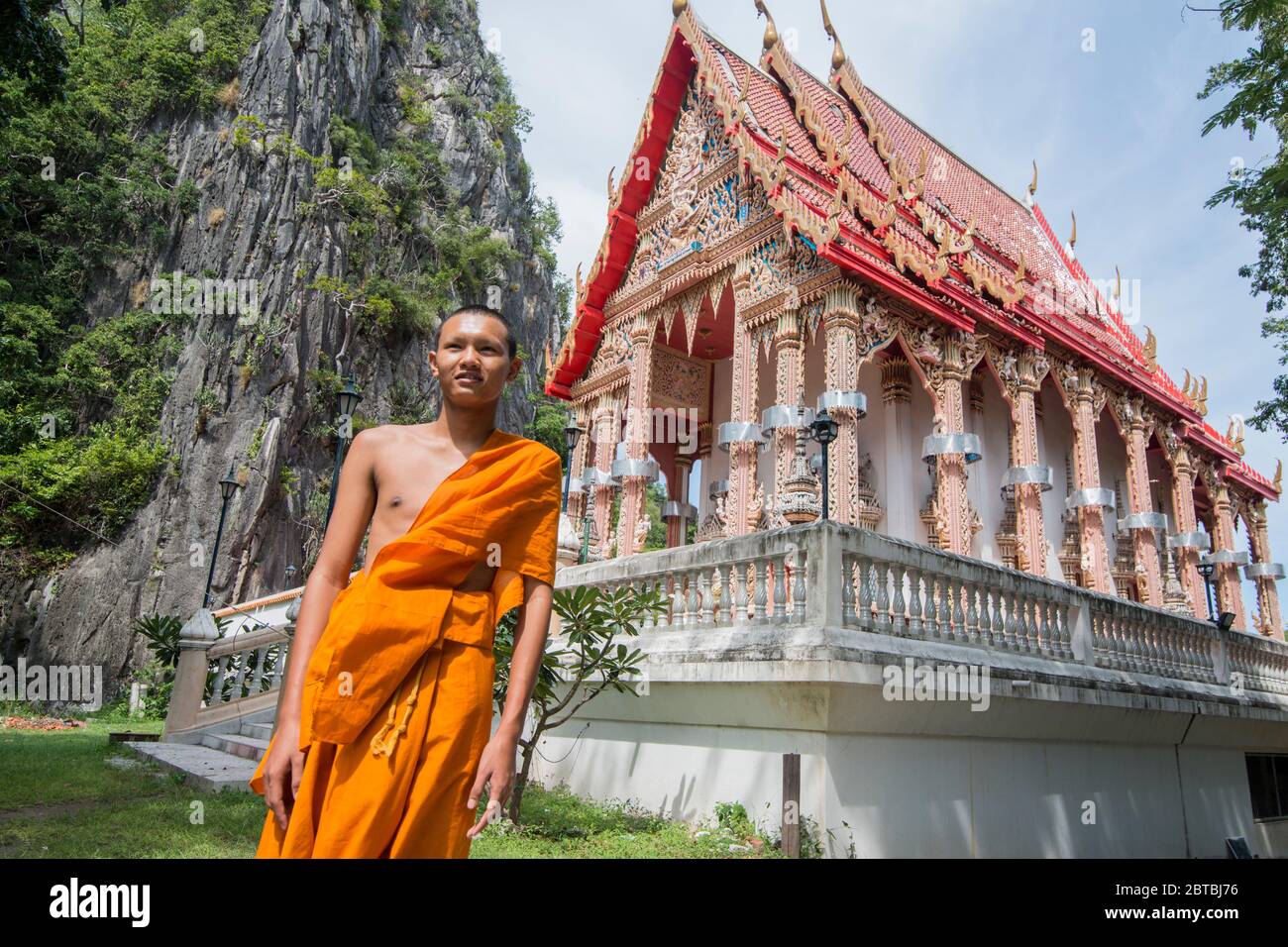 Wat khao daeng temple hi-res stock photography and images - Alamy
