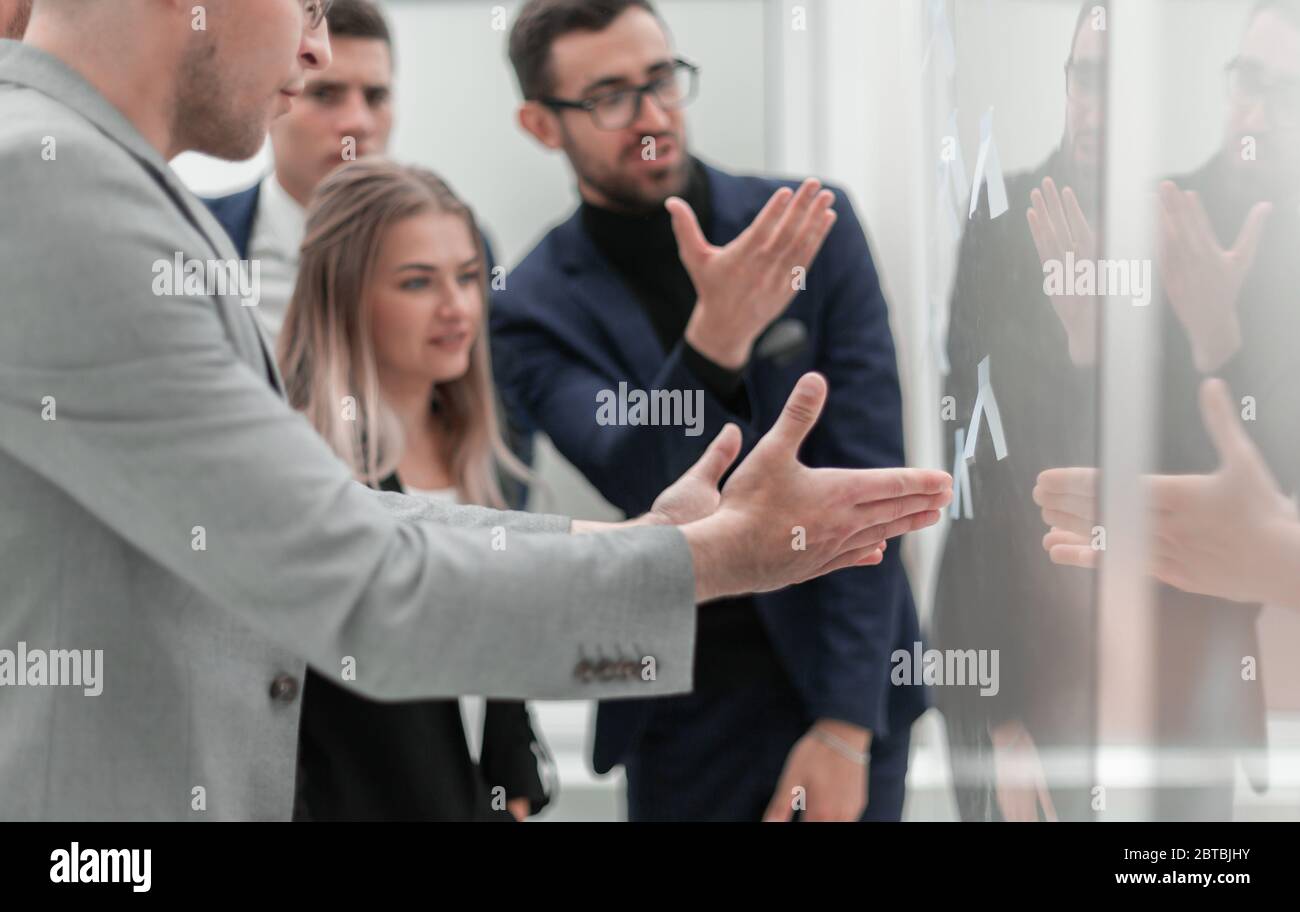 Reading sticky notes on glass wall hi-res stock photography and images ...