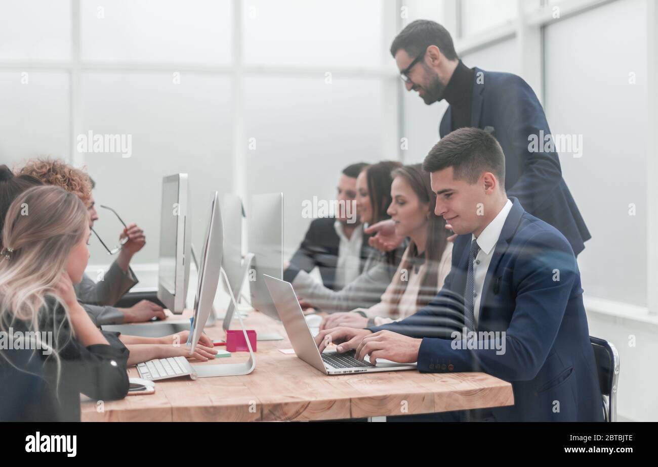 Businessmen working on computers hi-res stock photography and images ...