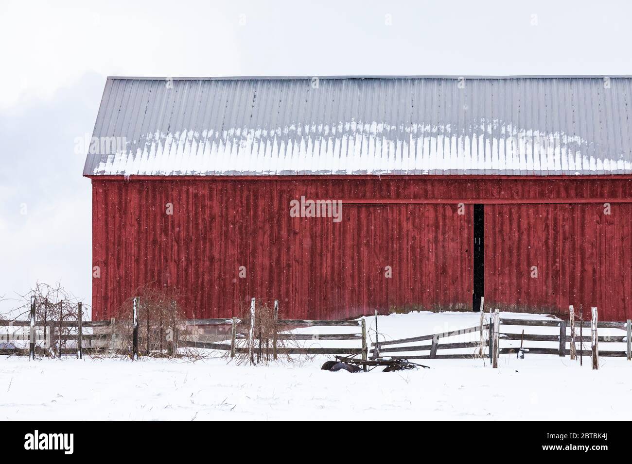 Amish Barn High Resolution Stock Photography and Images - Alamy