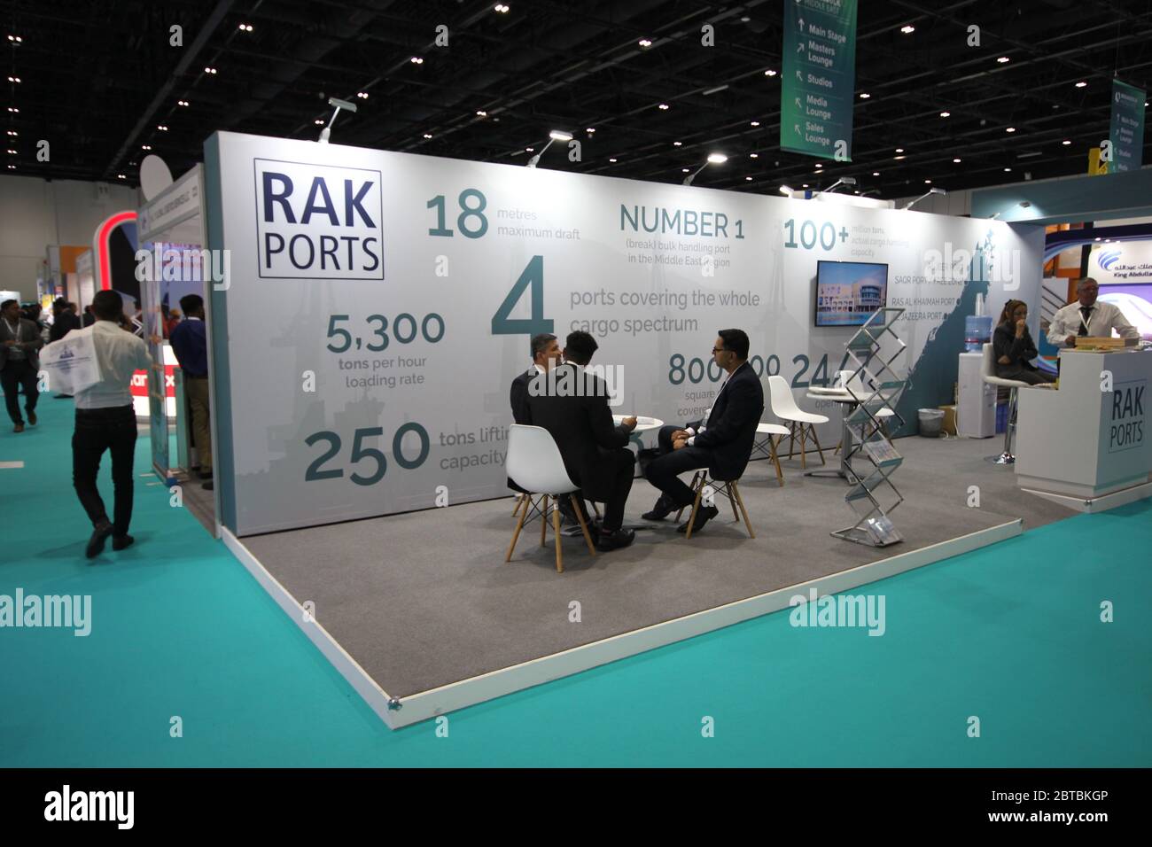 Scene at 'Breakbulk Middle East 2020' trade show for project cargo ...