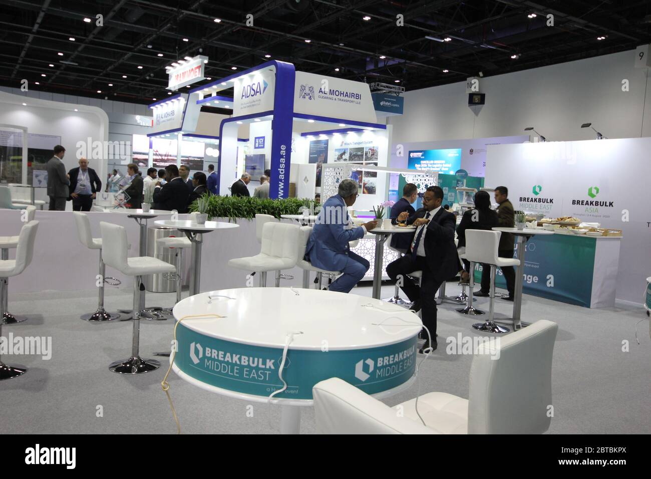 Scene at 'Breakbulk Middle East 2020' trade show for project cargo ...