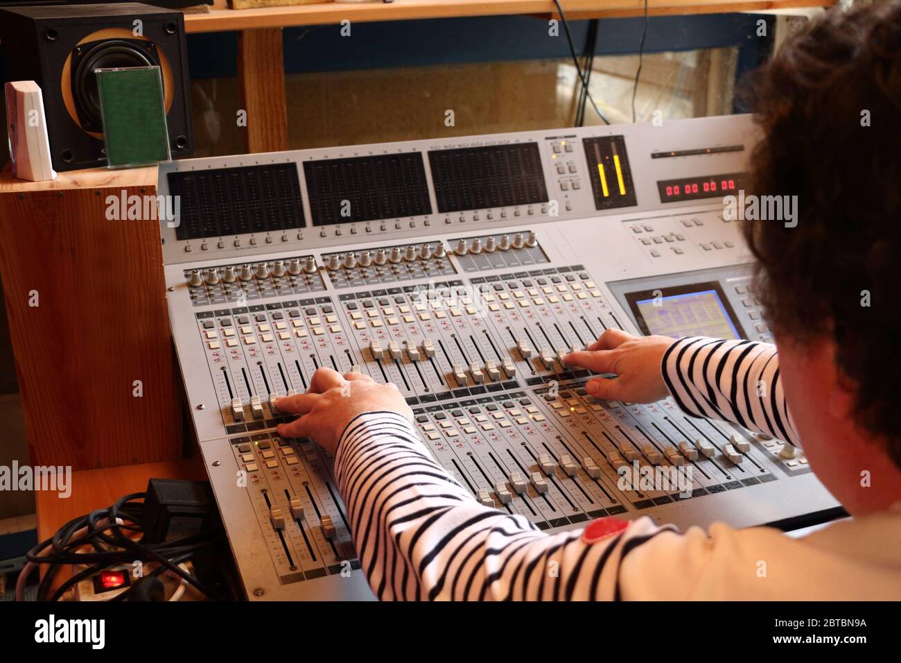 Broadcast console hi-res stock photography and images - Alamy