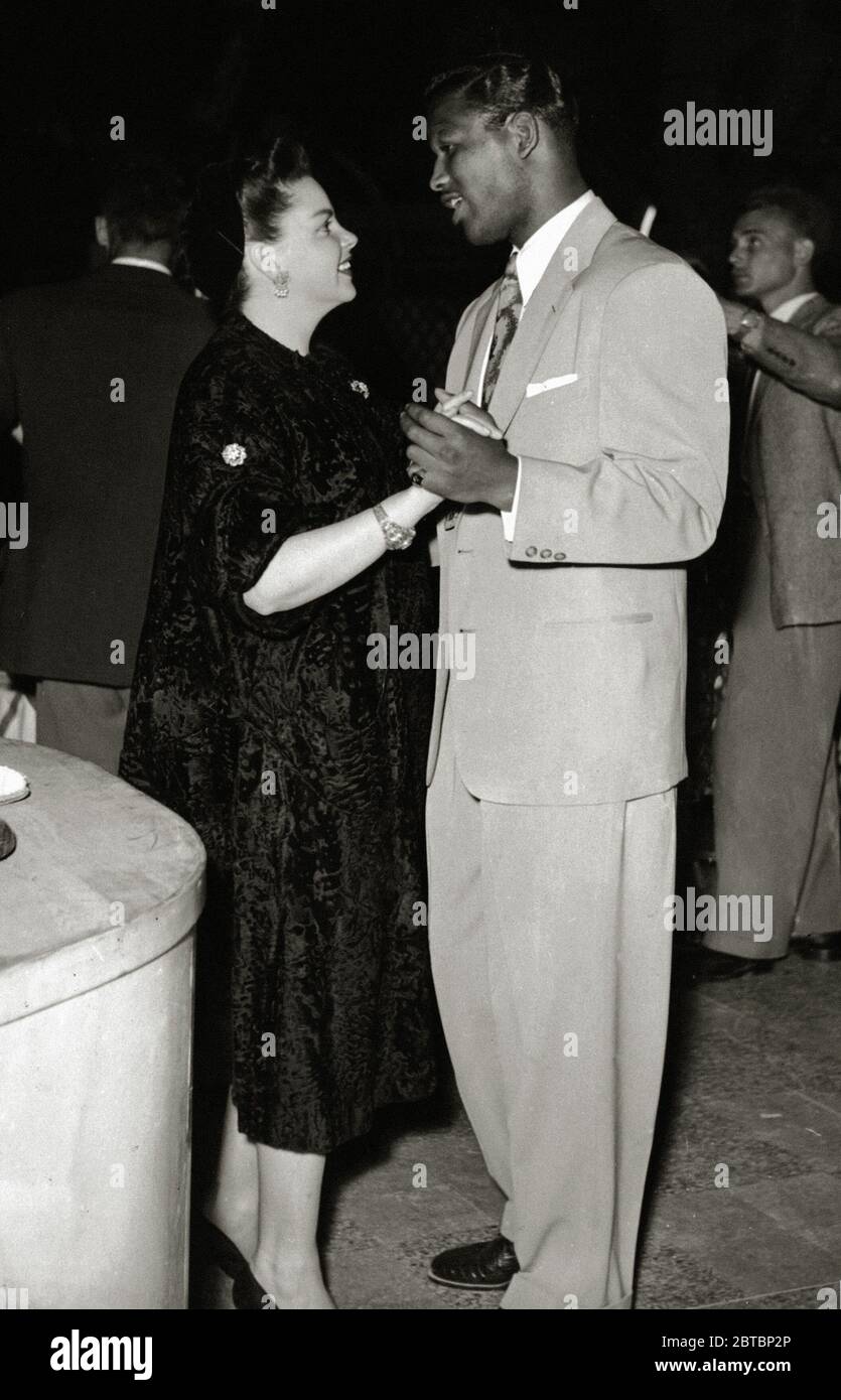 Judy Garland and Sugar Ray Robinson dancing at Juan-les-Pins, France ...