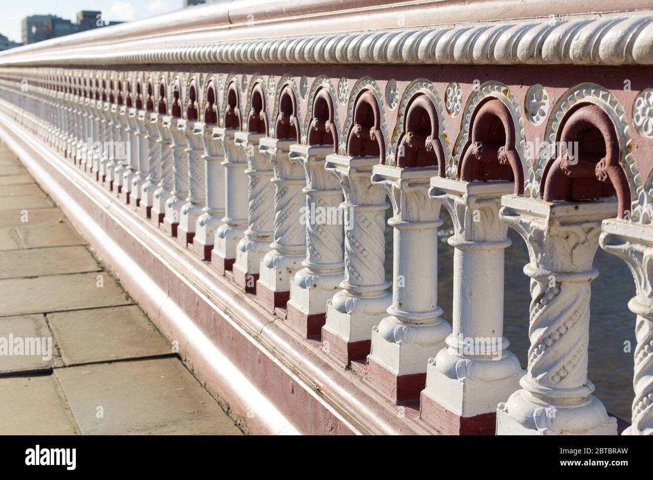 Bridge balustrade hi-res stock photography and images - Alamy