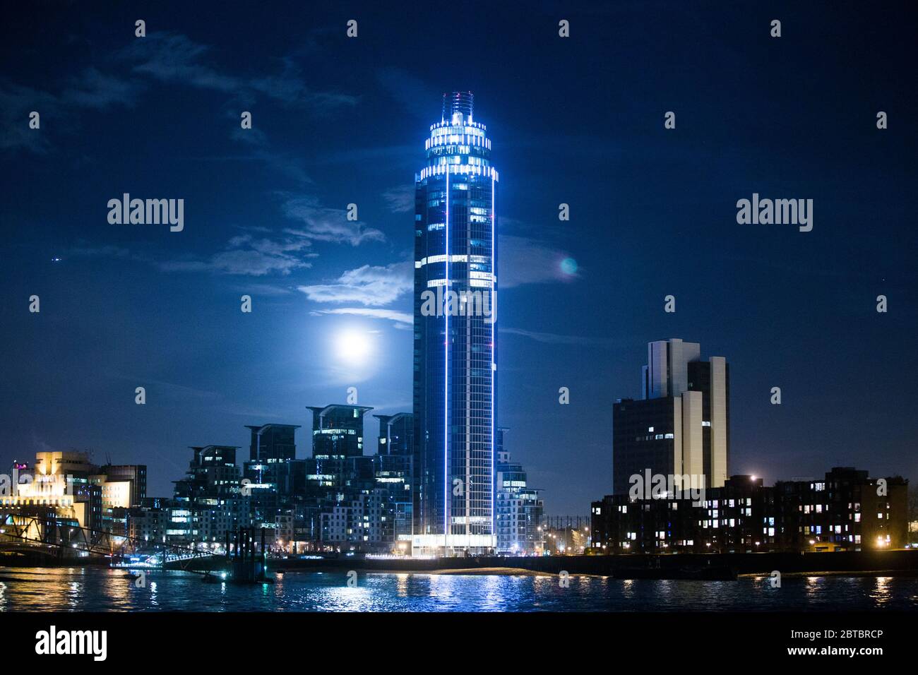 St George Wharf Tower Stock Photo - Alamy