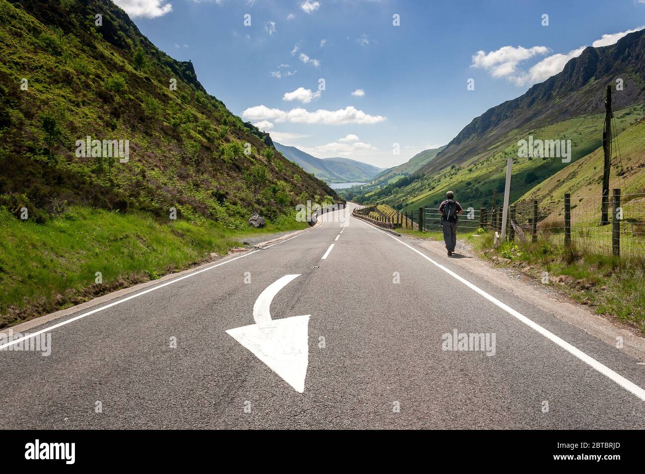 Curved arrow road marking hi-res stock photography and images - Alamy