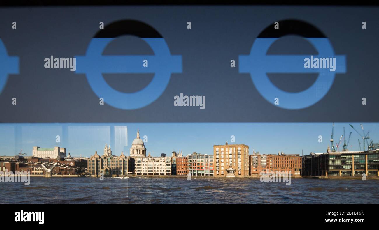 Transport for London Bankside Pier Stock Photo - Alamy