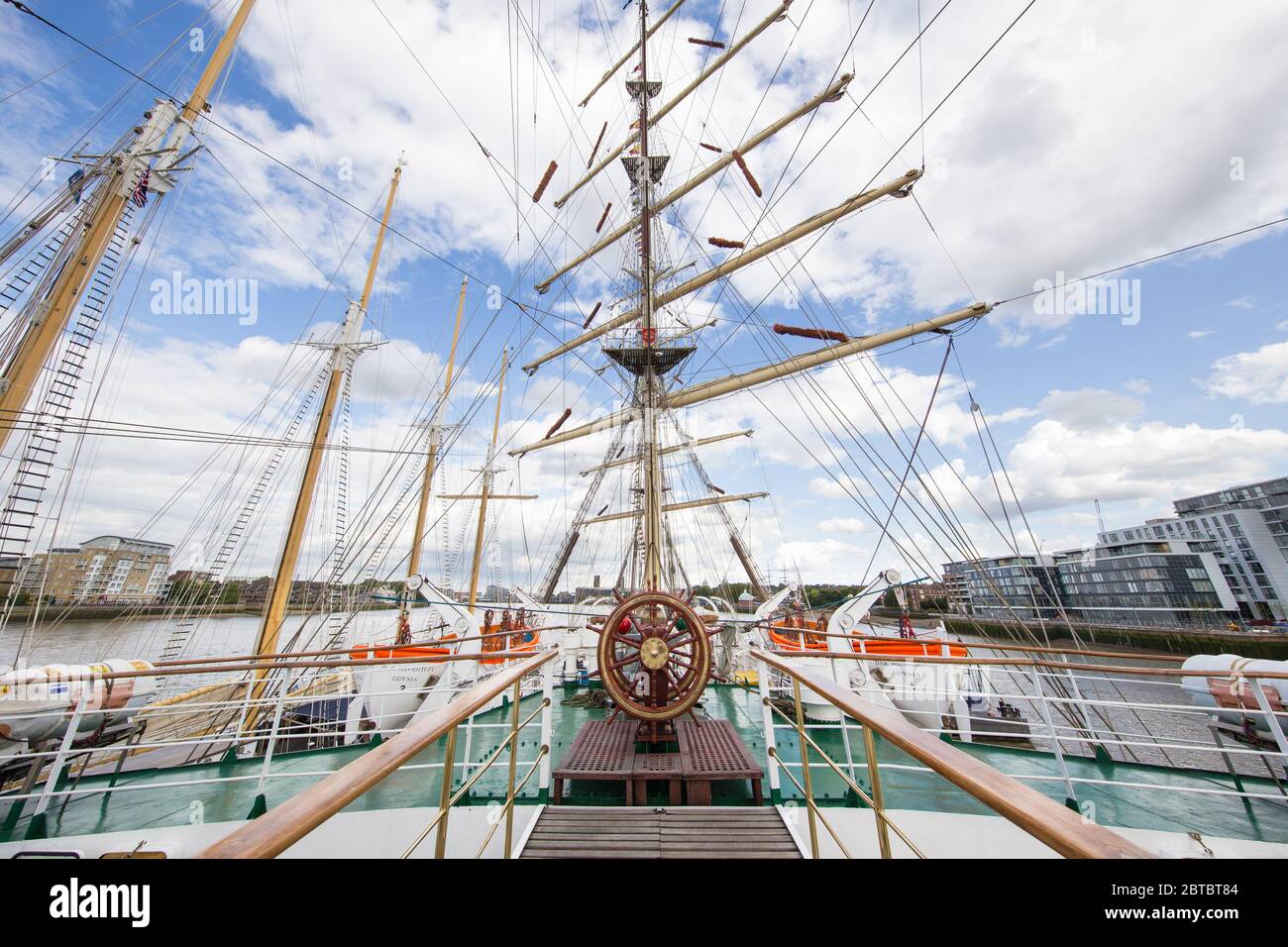 Brigantine rigged sailing ship hi-res stock photography and images - Alamy