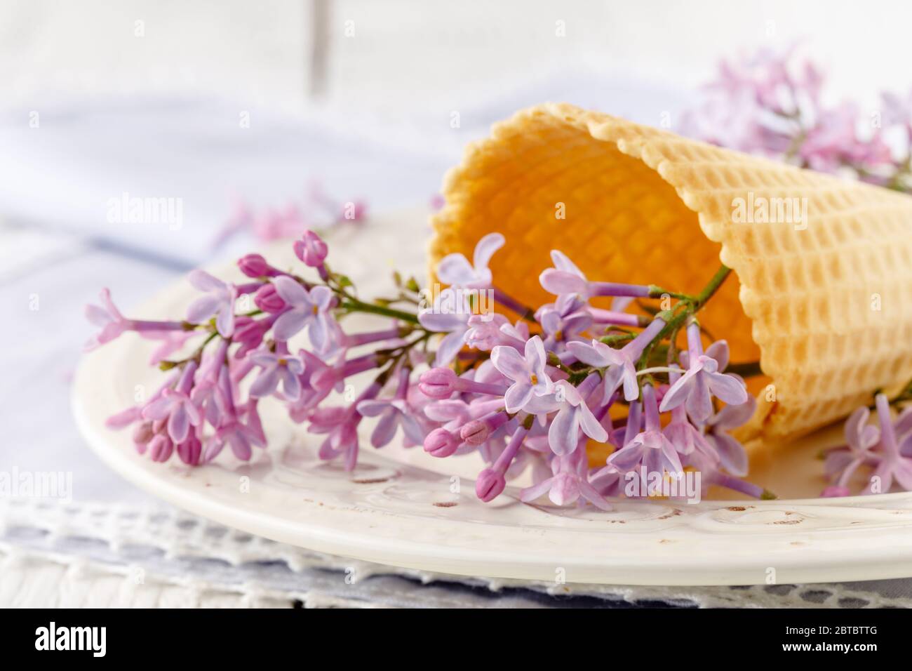 romantic bouquet of fresh spring lilacs Stock Photo - Alamy