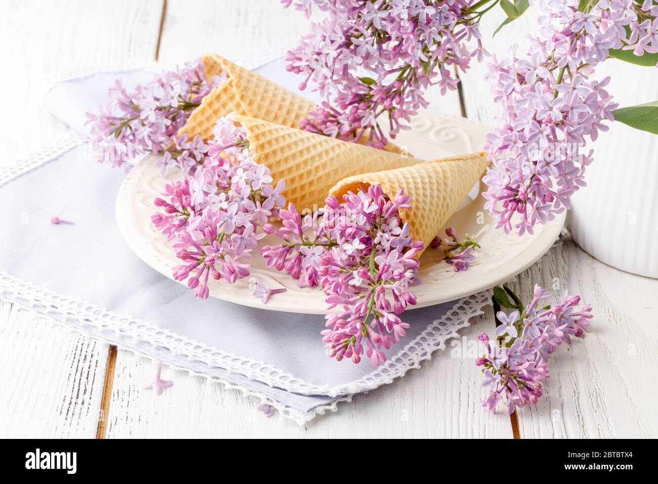 romantic bouquet of fresh spring lilacs Stock Photo - Alamy