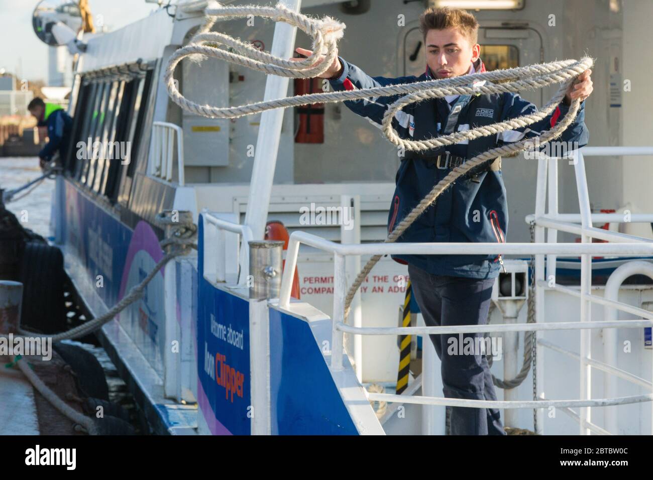 Throwing a line, MBNA Thames Clippers (Former sponsor of Thames ...