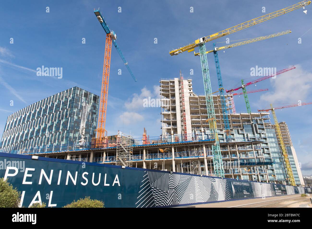 Development at Cutter Lane, Upper Riverside, Greenwich Peninsula Stock ...