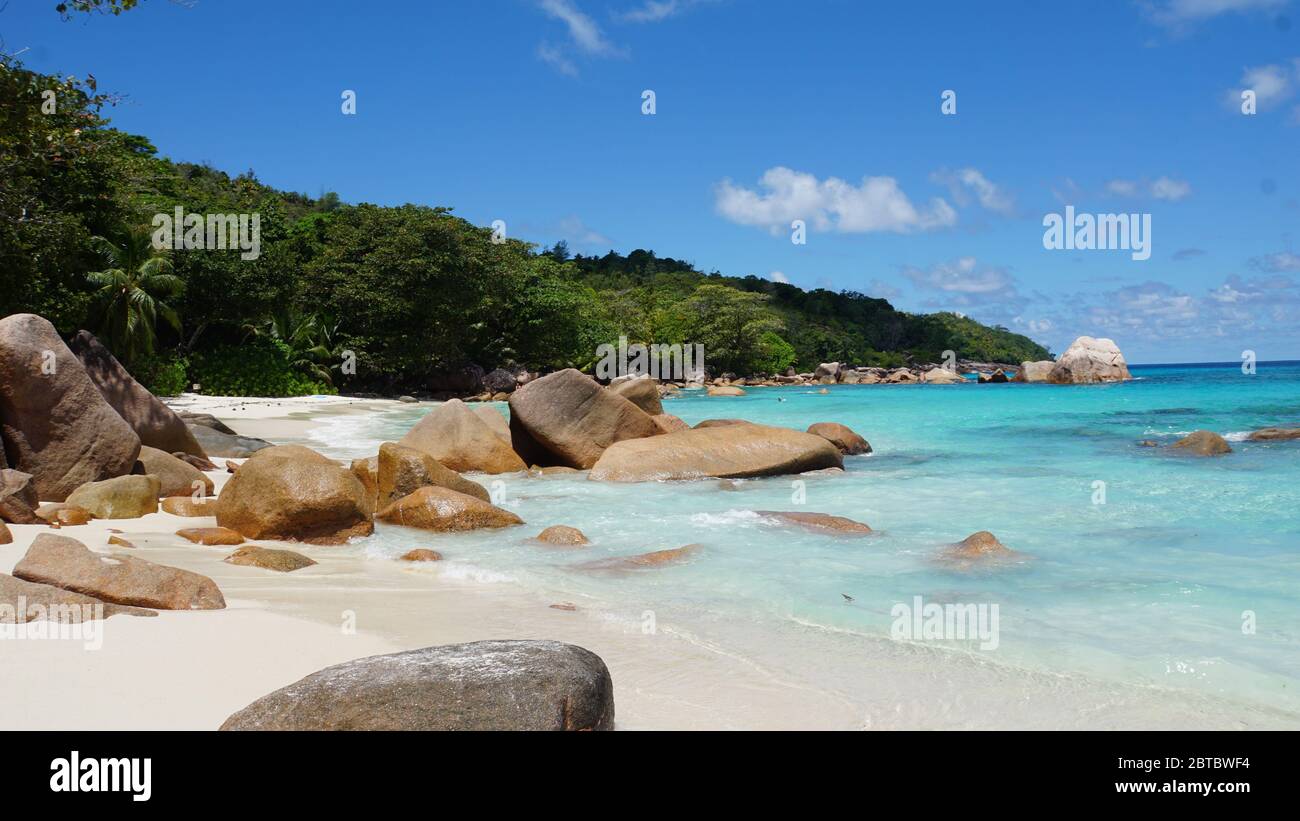 amazing tropical landscape on the seychelles islands Stock Photo - Alamy