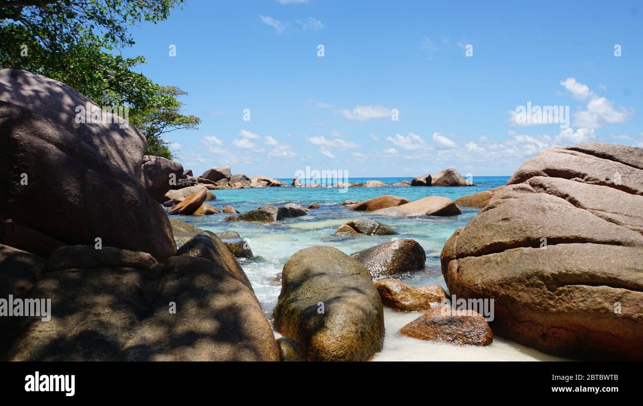 amazing tropical landscape on the seychelles islands Stock Photo - Alamy