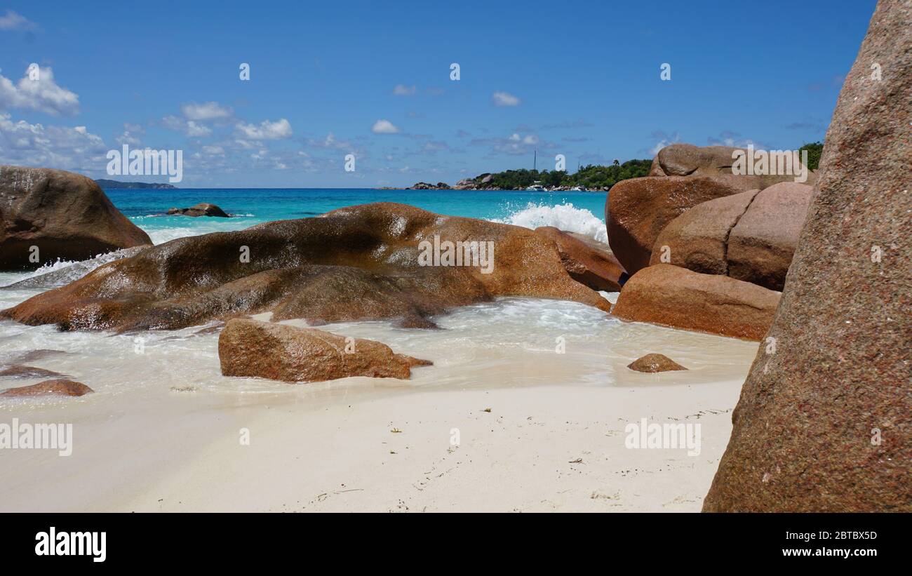 amazing tropical landscape on the seychelles islands Stock Photo - Alamy