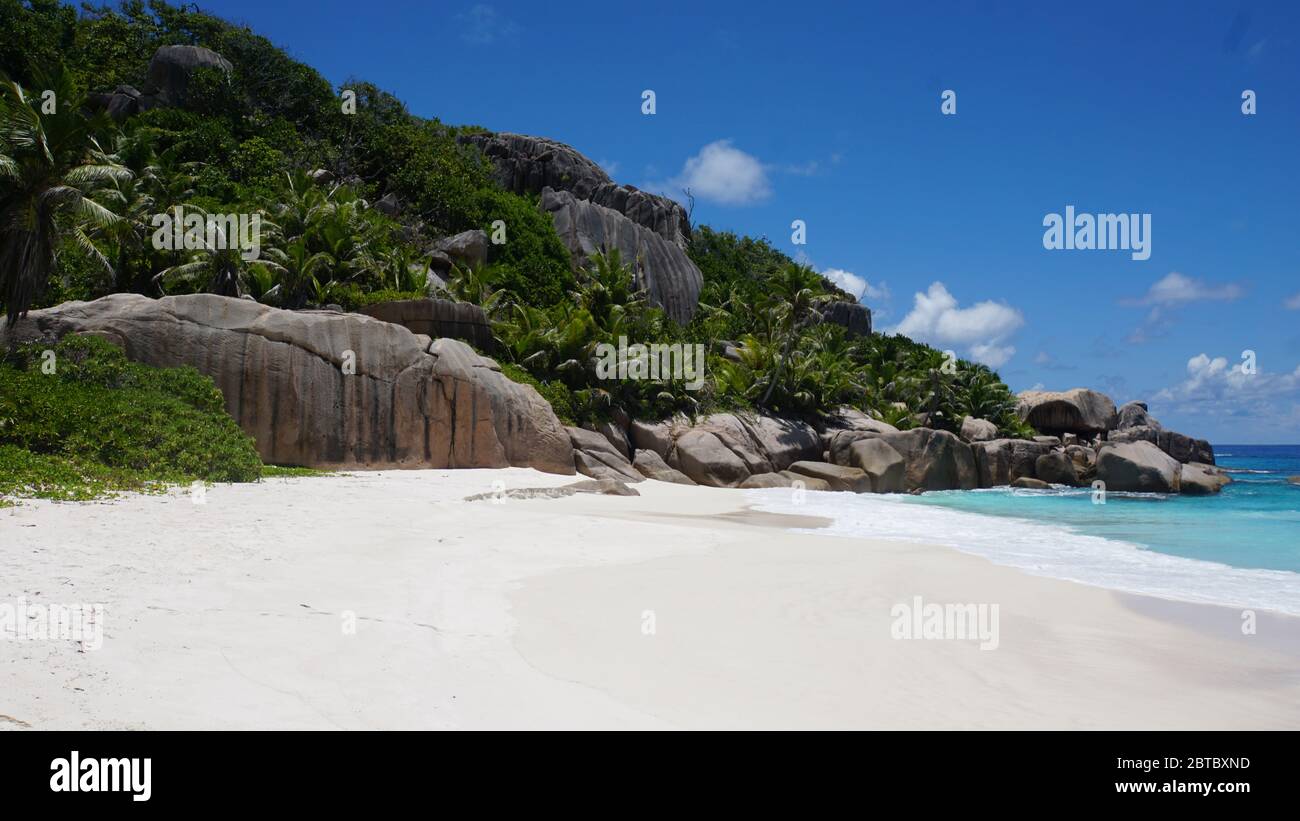 amazing tropical landscape on the seychelles islands Stock Photo - Alamy