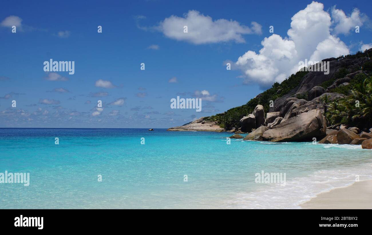 amazing tropical landscape on the seychelles islands Stock Photo - Alamy