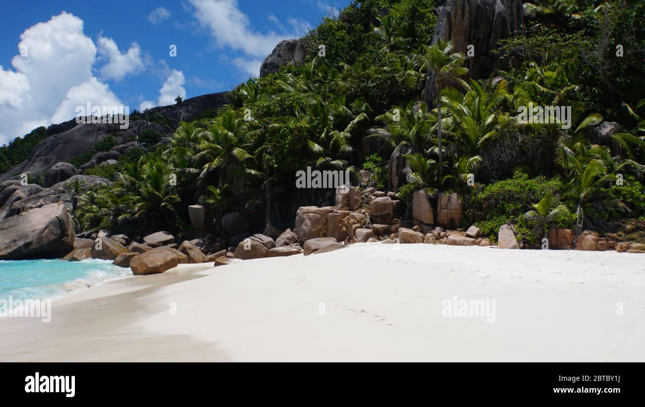 amazing tropical landscape on the seychelles islands Stock Photo - Alamy