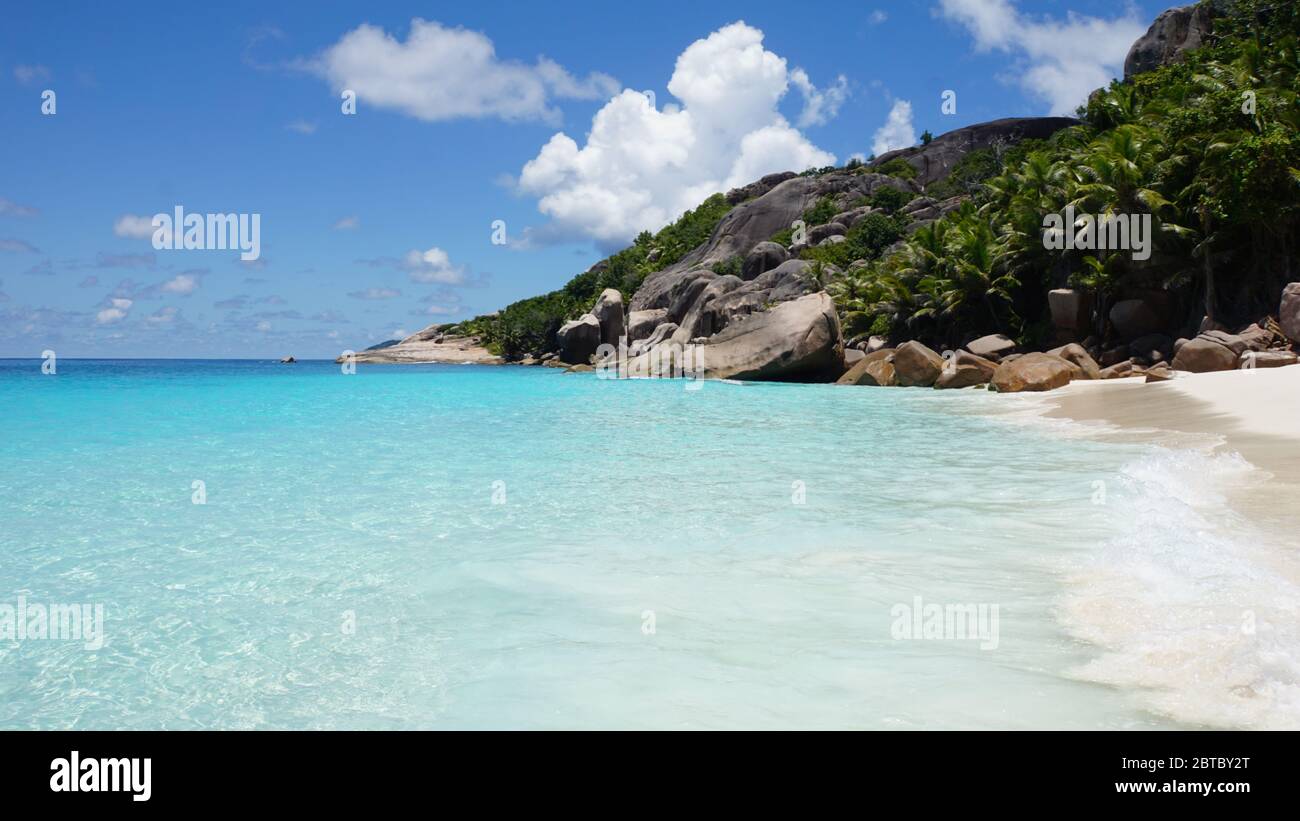 amazing tropical landscape on the seychelles islands Stock Photo - Alamy