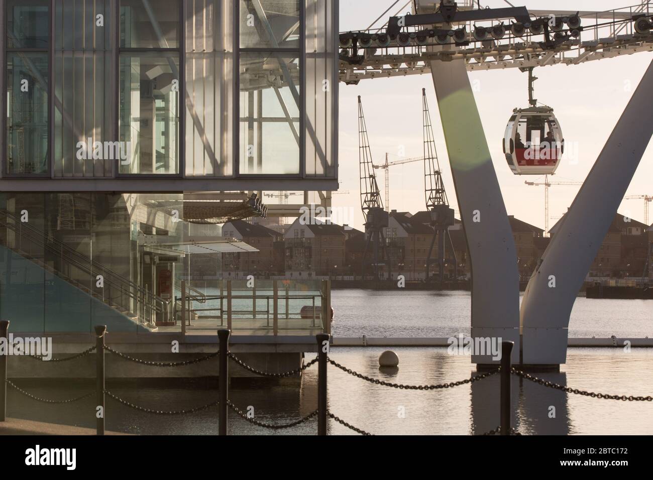 Emirates Air Line cable cars at Emirates Royal Docks Stock Photo - Alamy