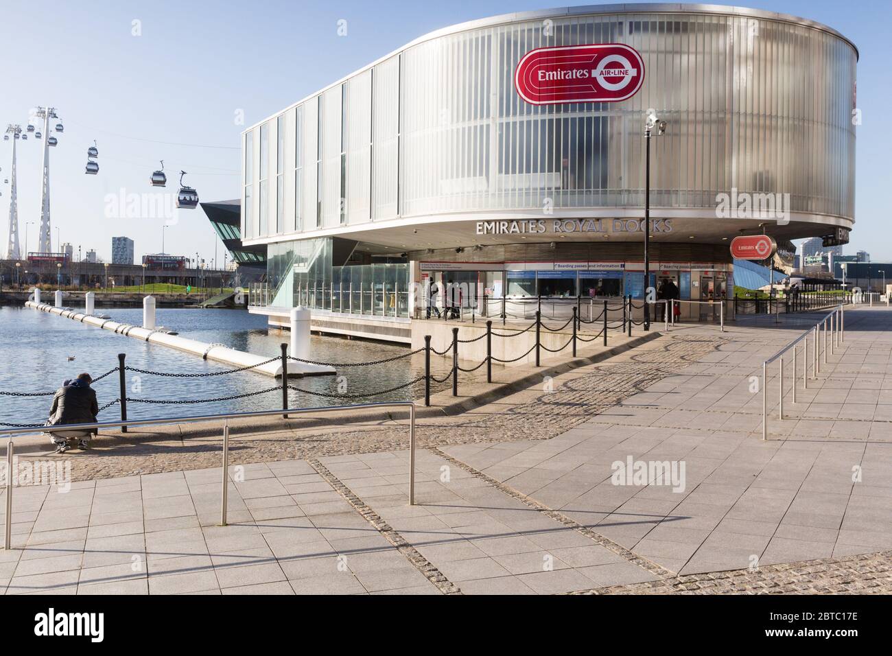 Emirates Air Line cable cars at Emirates Royal Docks Stock Photo - Alamy