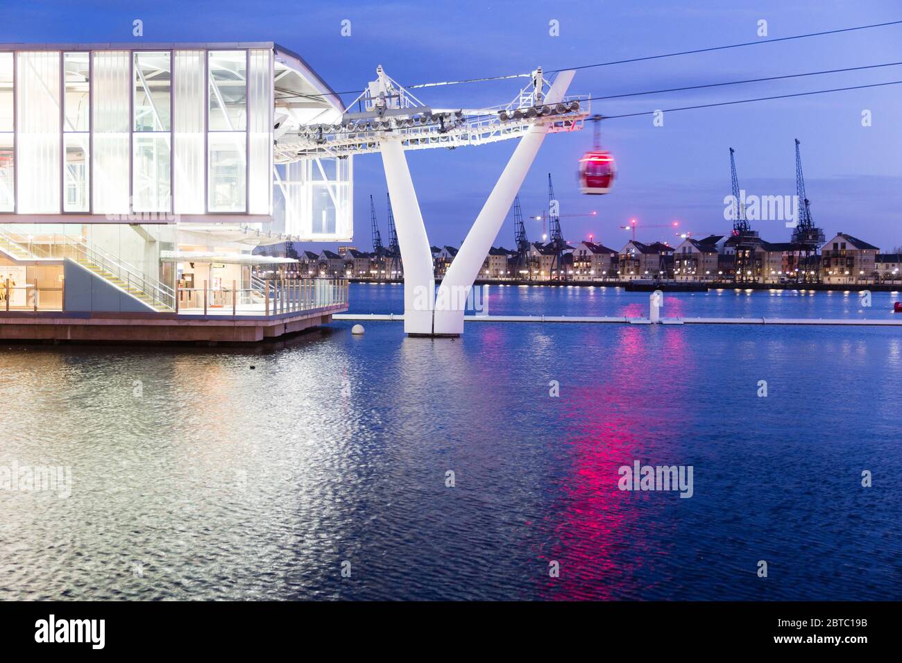 Emirates Air Line cable cars Stock Photo - Alamy