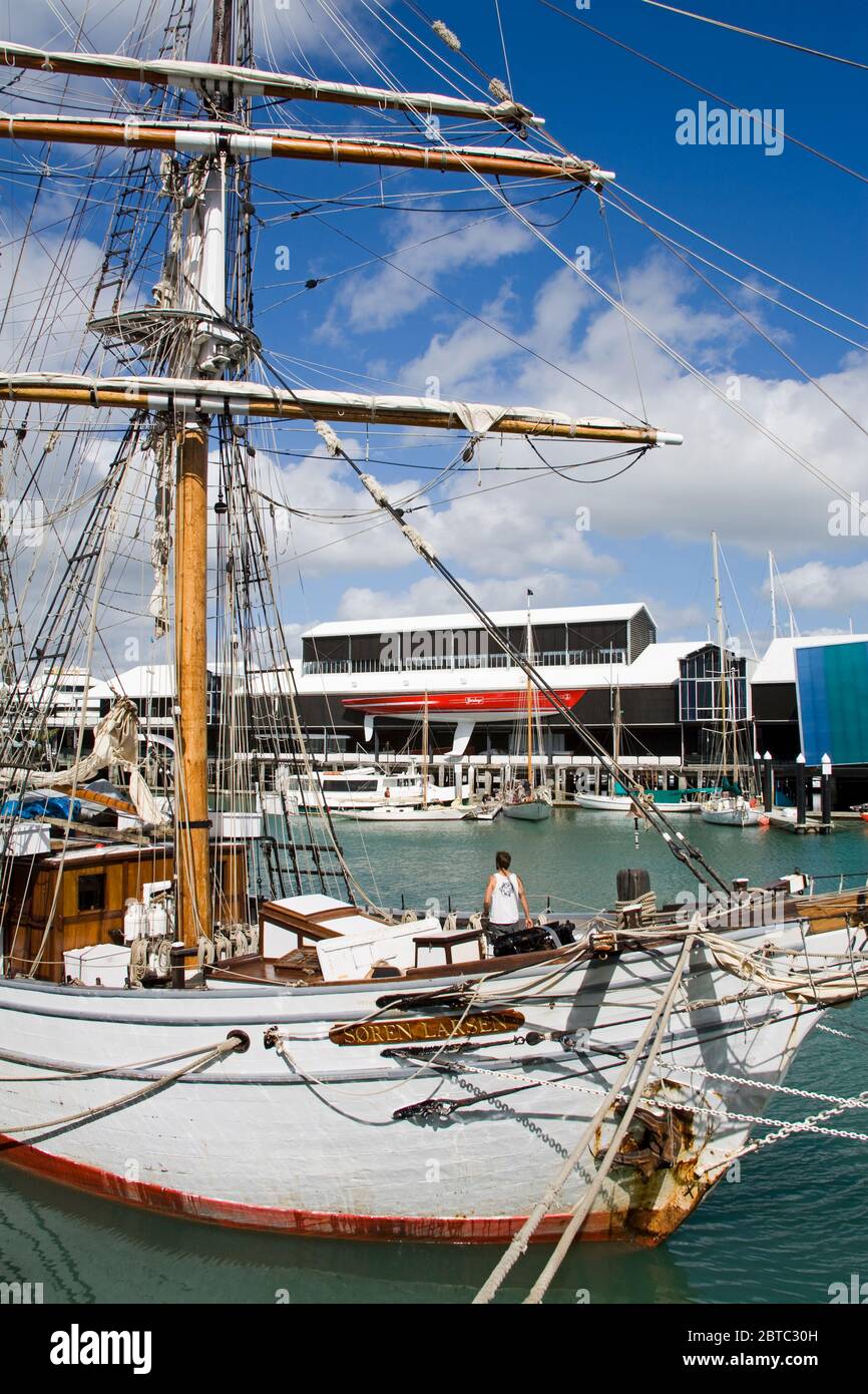 Soren larsen ship boat hi-res stock photography and images - Alamy
