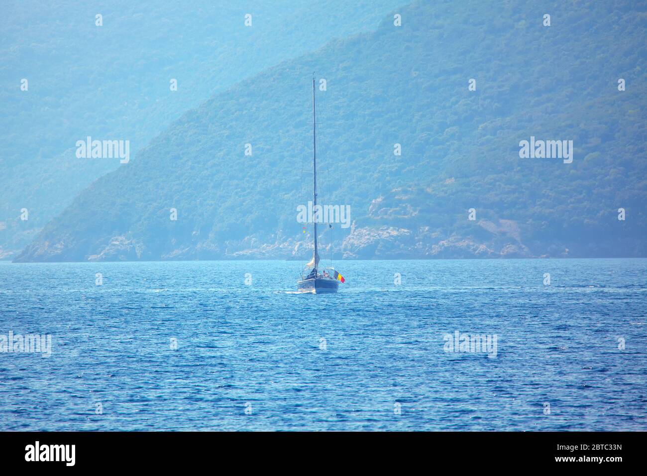 long mast yacht sailing in the sea Stock Photo - Alamy