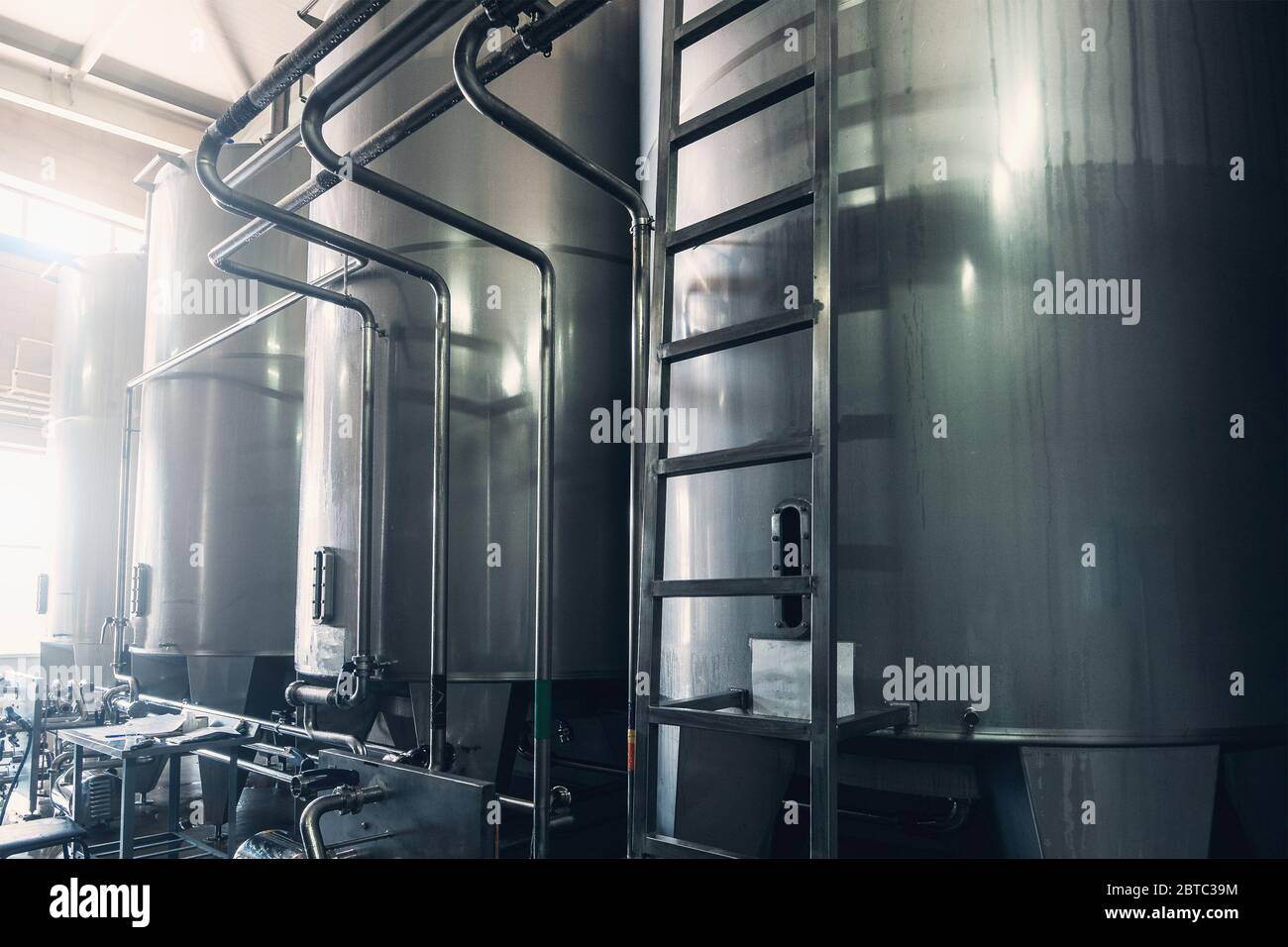 Water storage tank container hi-res stock photography and images - Alamy