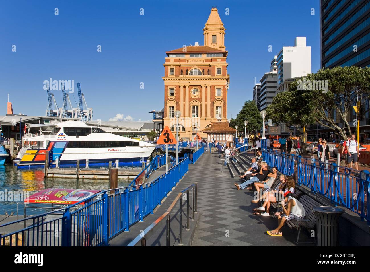 Queens wharf waterfront auckland new hi-res stock photography and ...