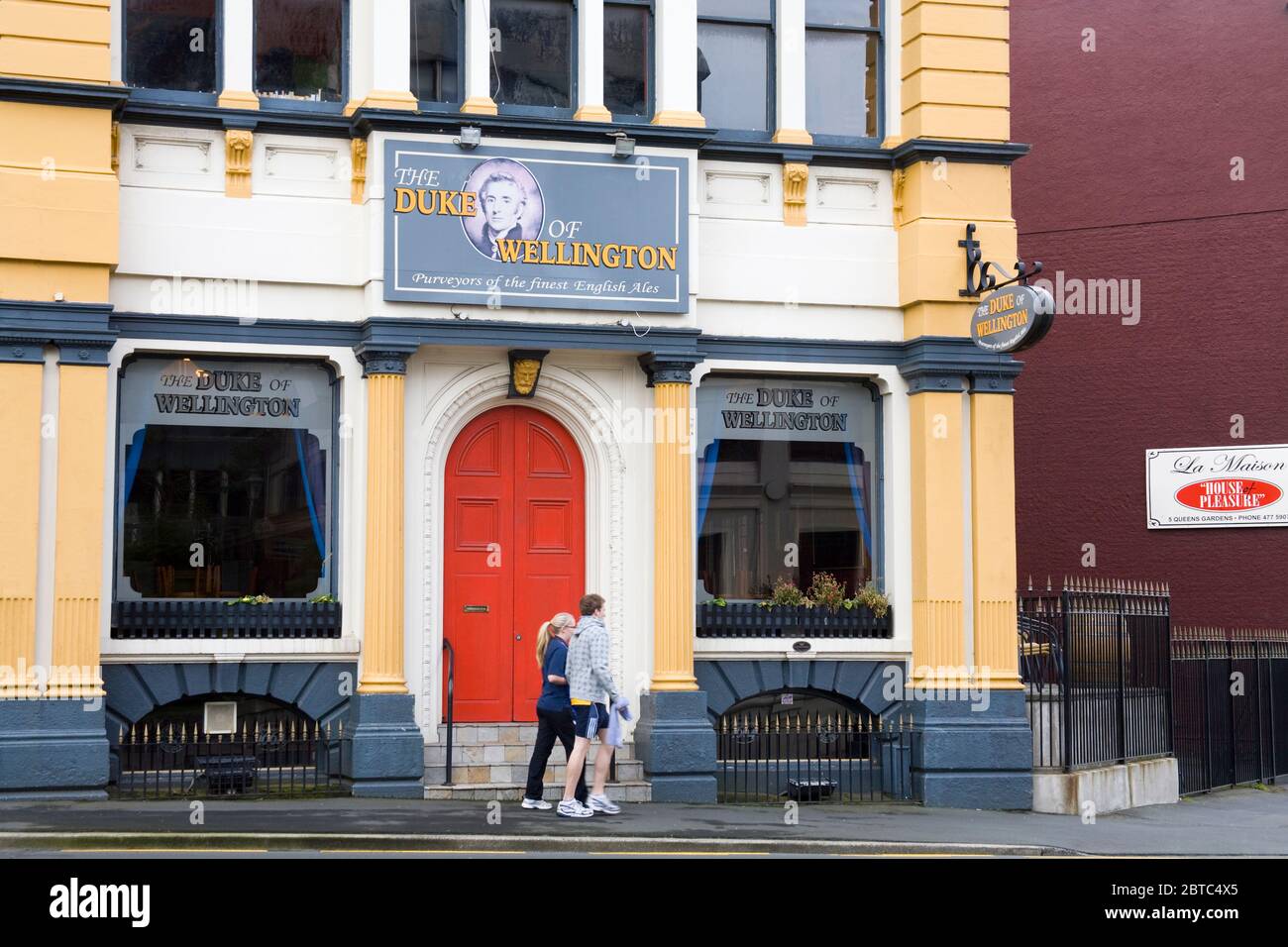 Duke of wellington pub hi-res stock photography and images - Alamy