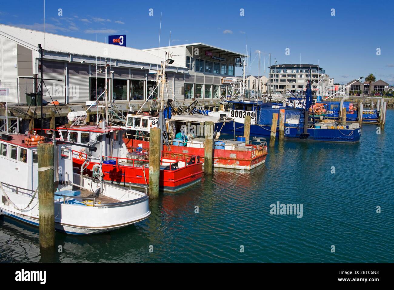 Gisborne harbour new zealand hi-res stock photography and images - Alamy