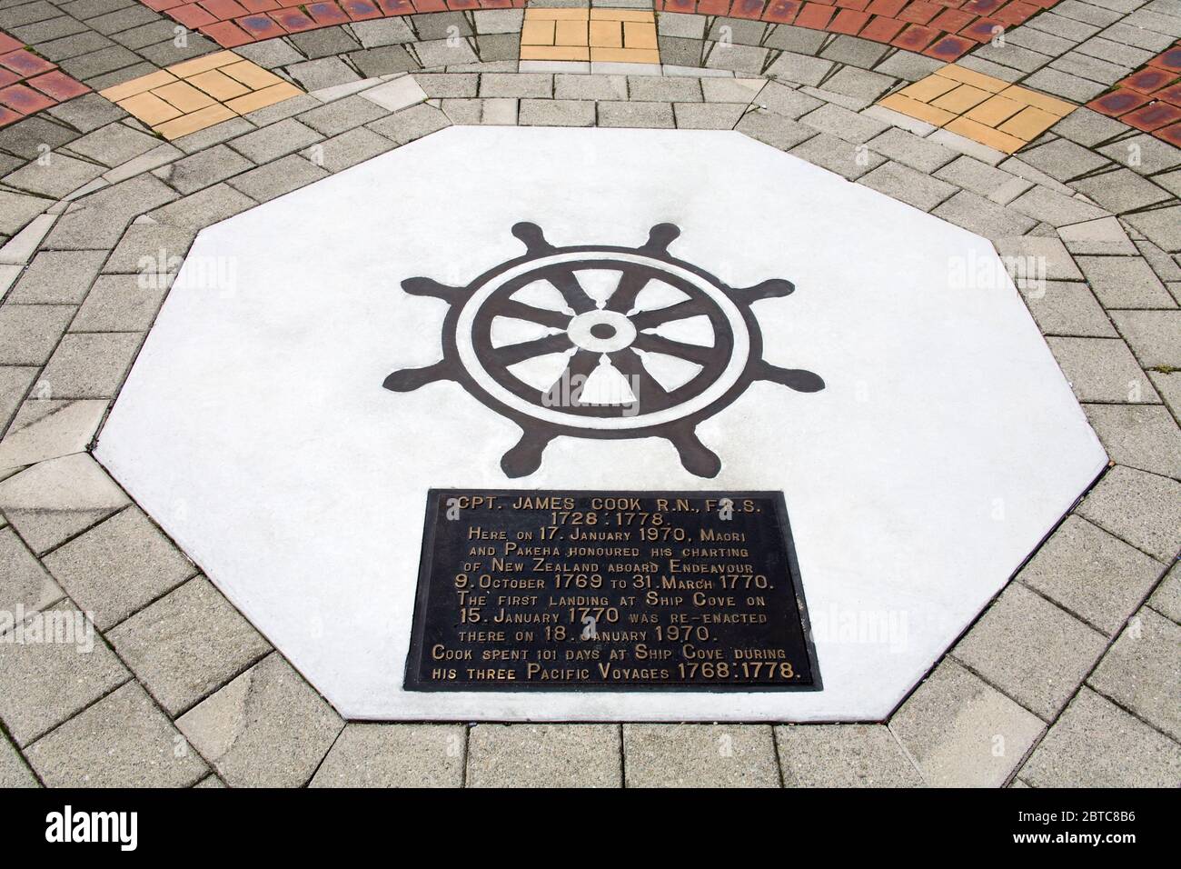 Captain James Cook Memorial in Foreshore Reserve,Picton,South Island ...