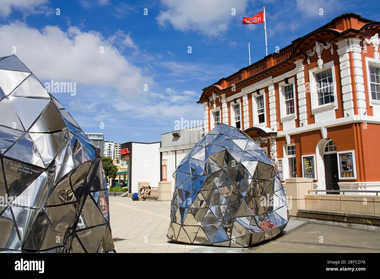 Mimetic architecture hi-res stock photography and images - Alamy