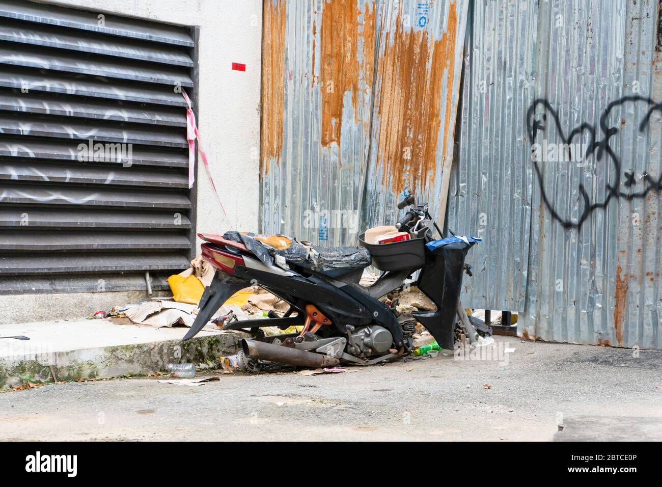 Moped scrap hi-res stock photography and images - Alamy