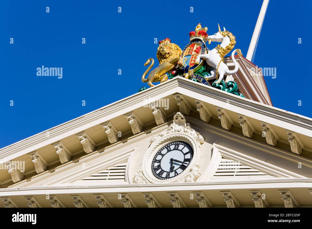 University crest hi-res stock photography and images - Alamy