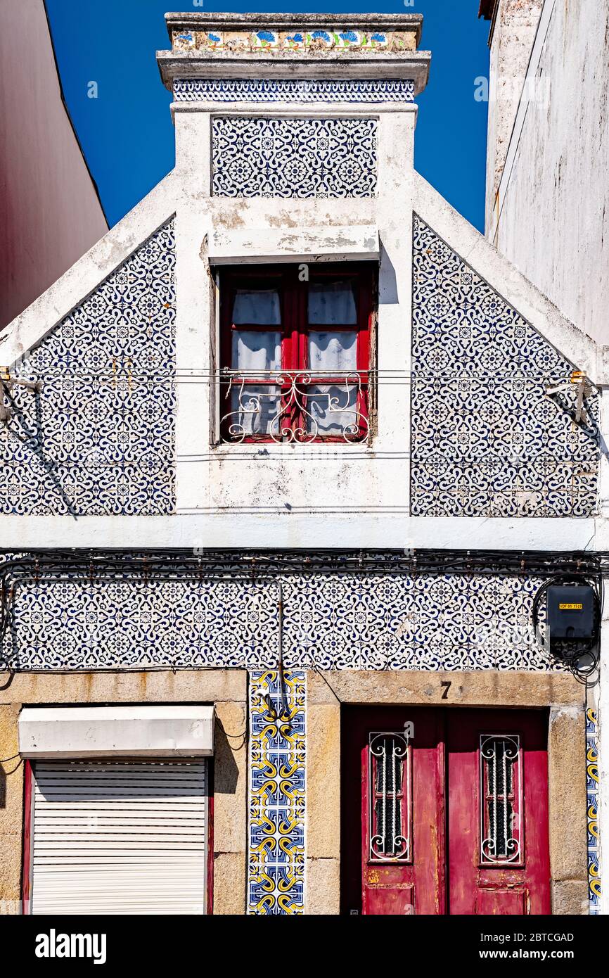 Portuguese tile covered home hi-res stock photography and images - Alamy