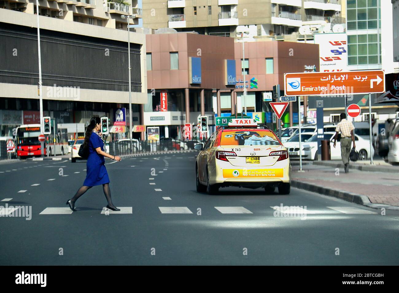 Dubai street hi-res stock photography and images - Alamy